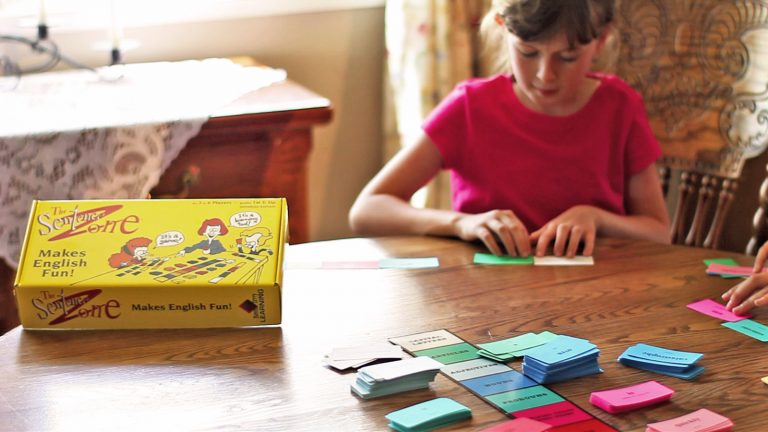 Sentence Building Card Game: Get Points Learning English Grammar